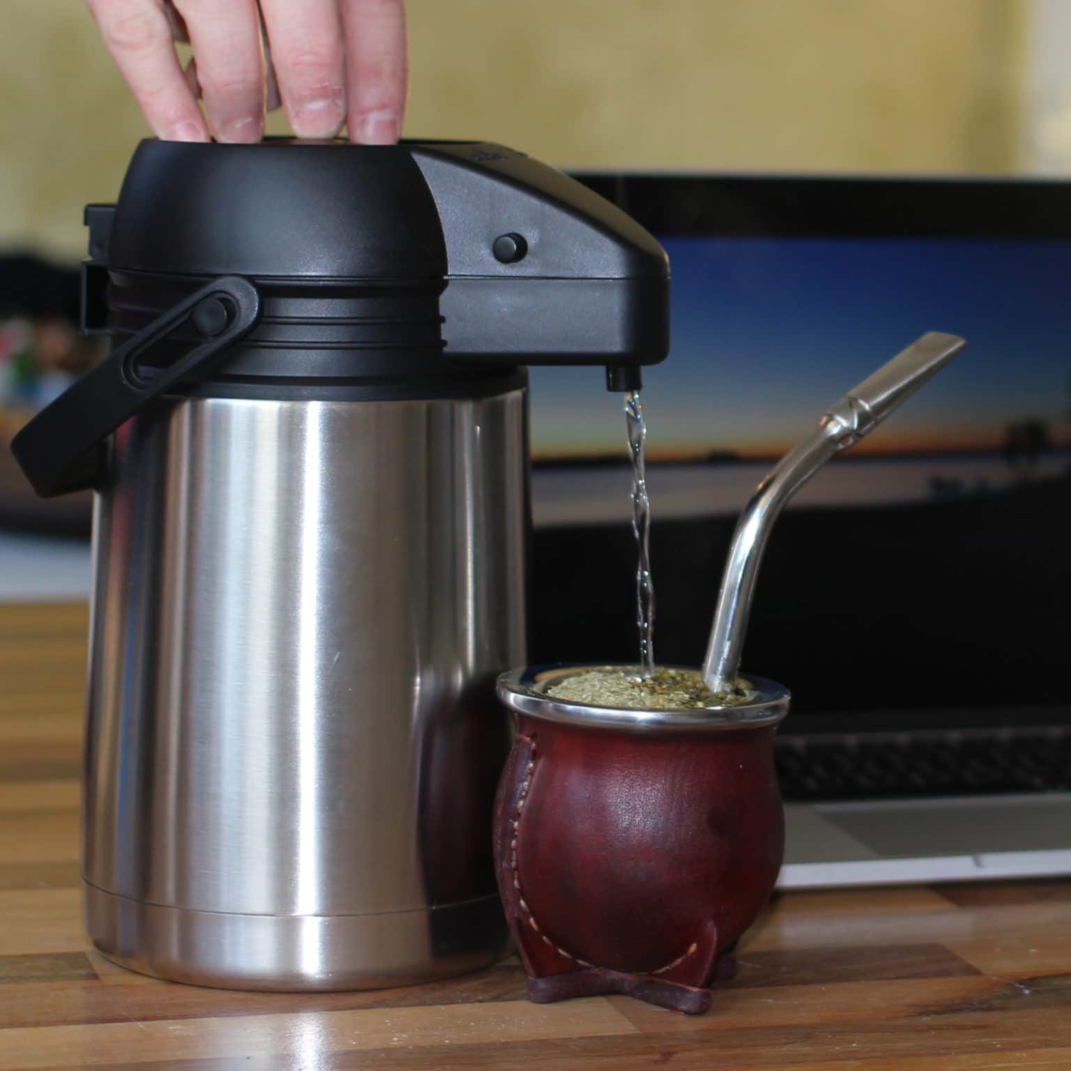 Desktop Flask with Precision Dose Dispenser